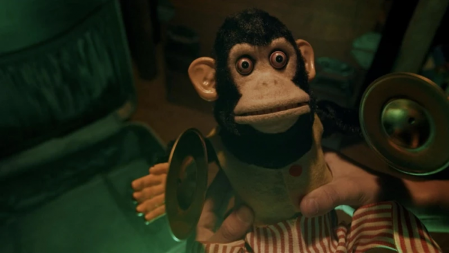 The Monkey: Kana bulanmış bir kara mizah hikayesi