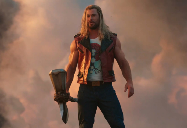 Chris Hemsworth MCU'yu savunuyor - Thor: Love and Thunder - Gamereactor