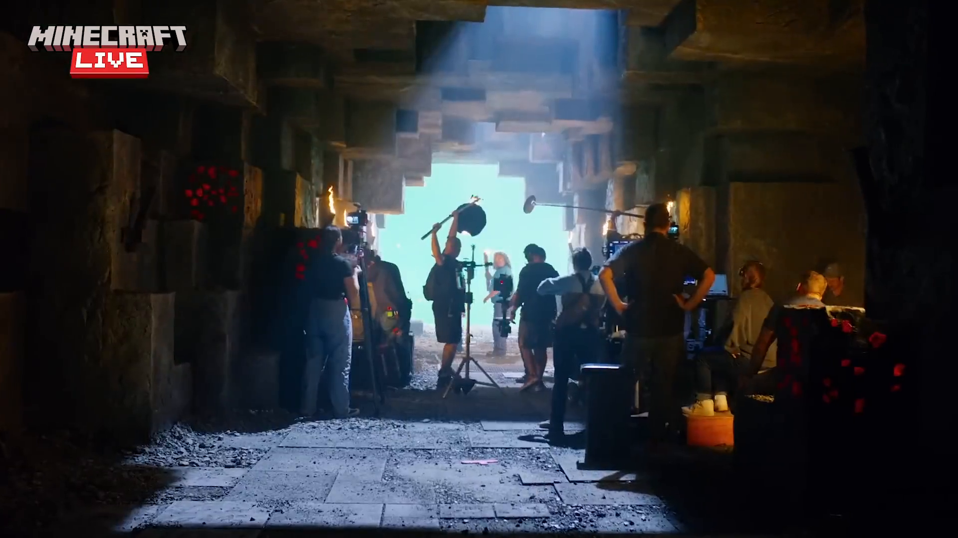 A Minecraft Movie filminin perde arkasına bir göz atın