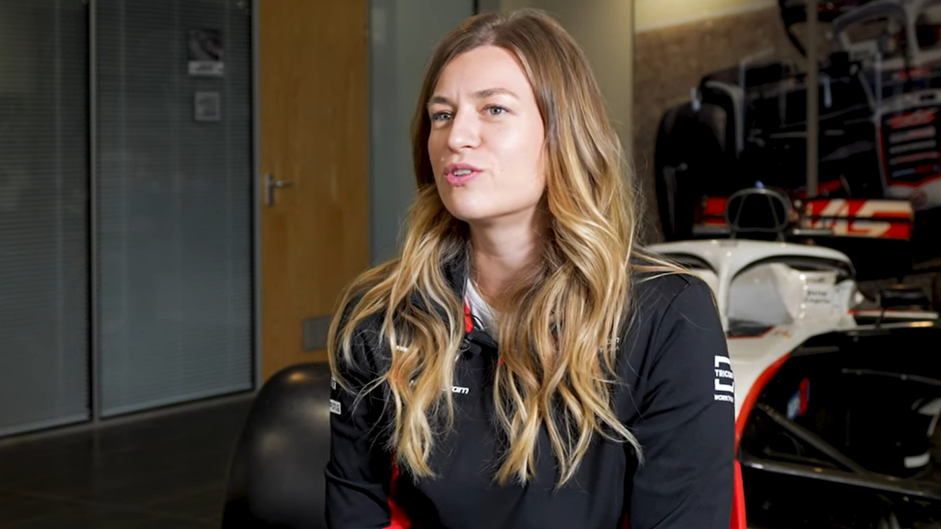 Laura Mueller, Formula 1 tarihindeki ilk kadın yarış mühendisi oldu ...
